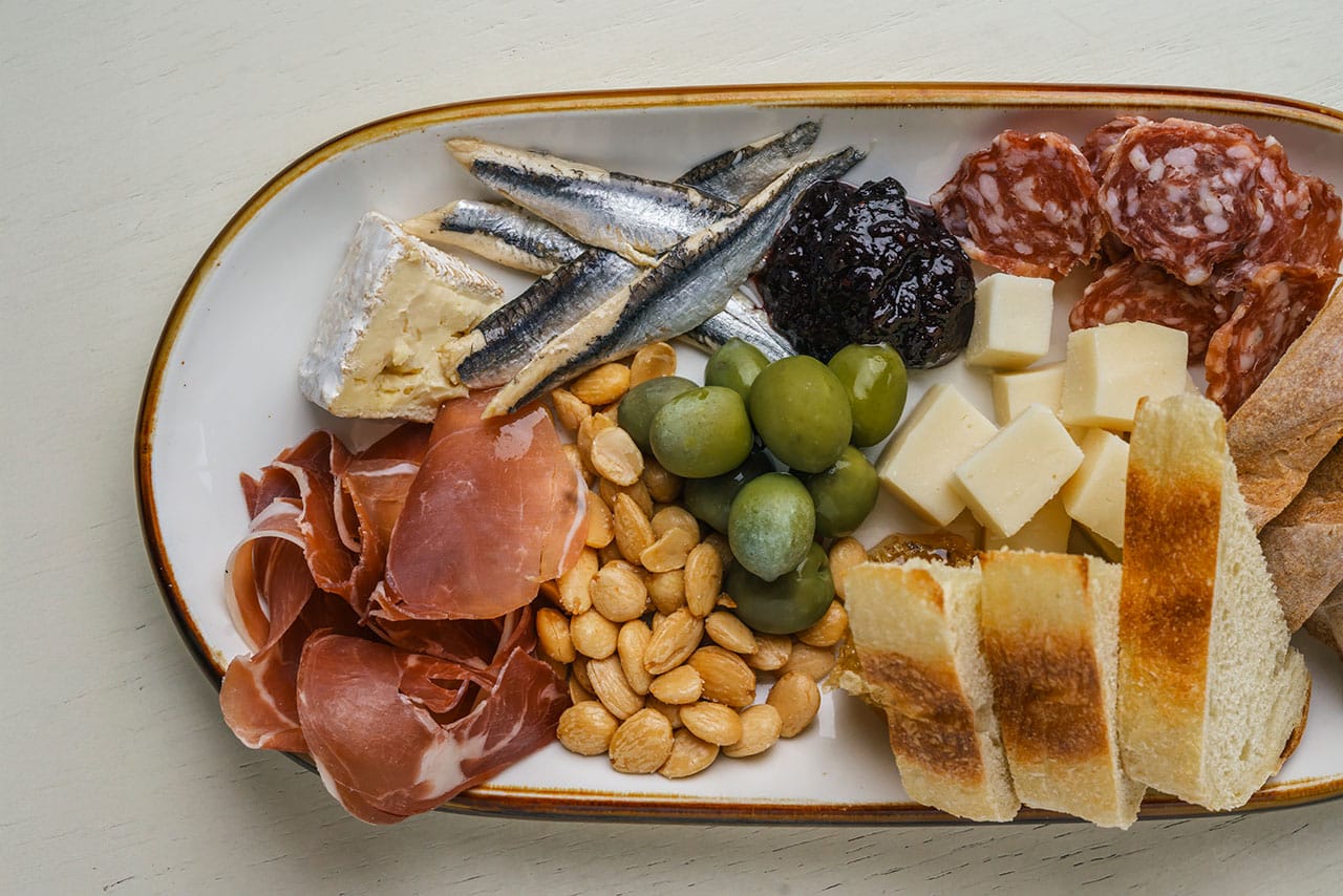 Hook & Plow Celebrates Local Bounty From Coast to Coast - The #inBend Daily